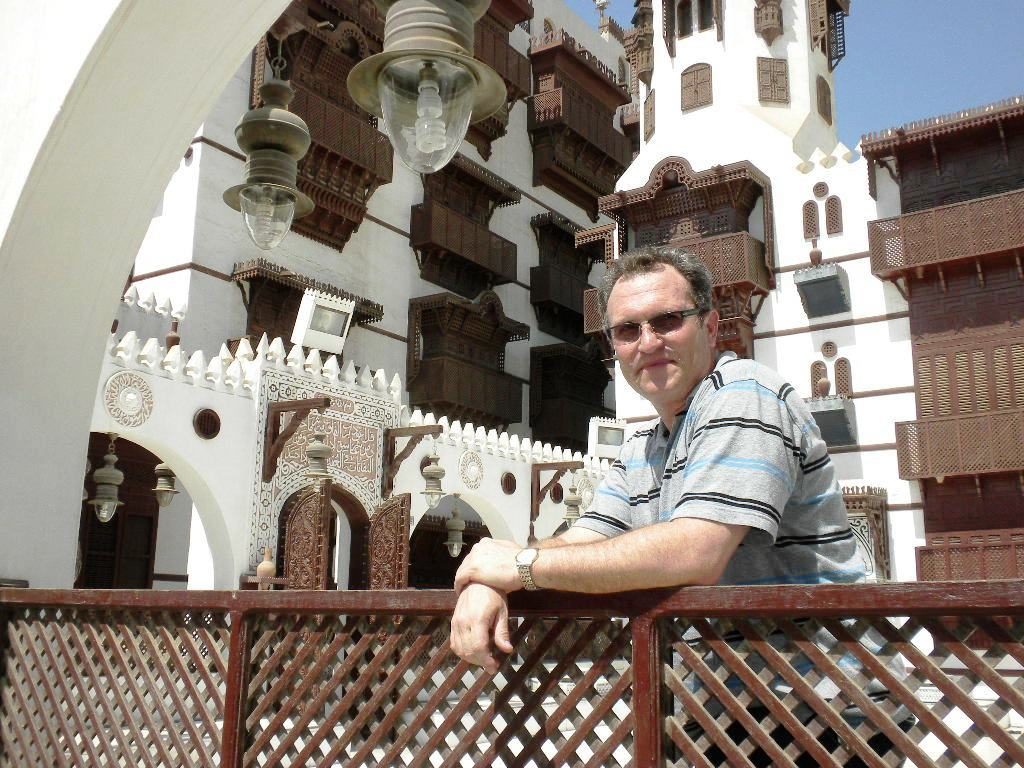 Out and About with Pieter Pienaar - Wêreldwyd