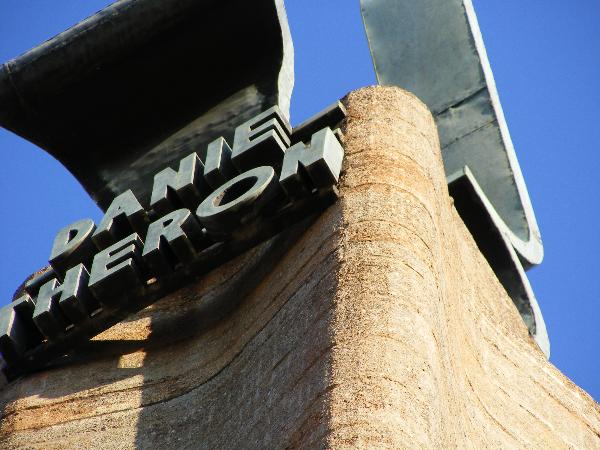 Danie Theron – a military hero with a message - Wêreldwyd