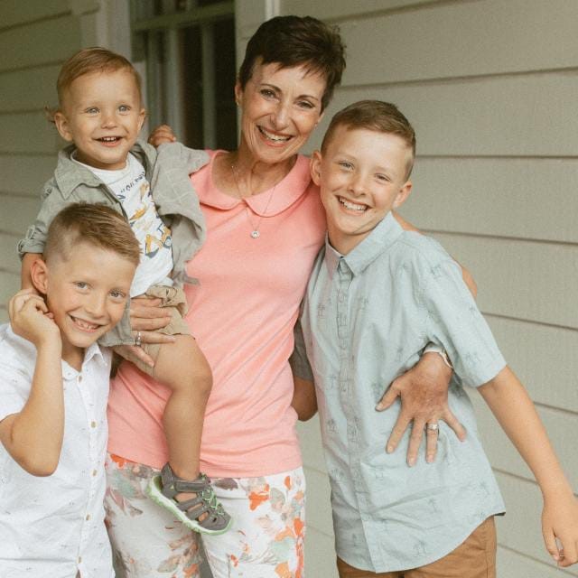 Vier vlugte tussen my huis en ’n deel van my hart - Wêreldwyd