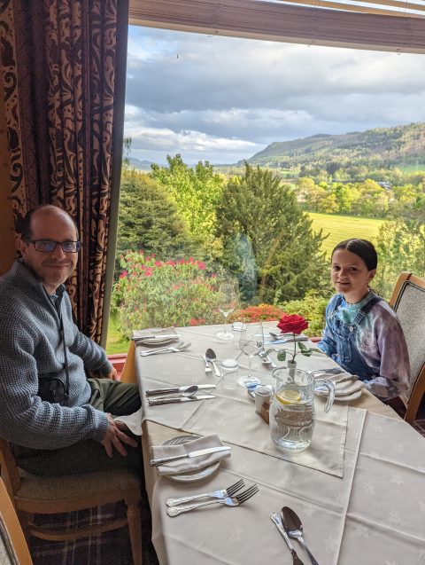 Uit en tuis: ’n e-pos uit Aberdeenshire - Wêreldwyd